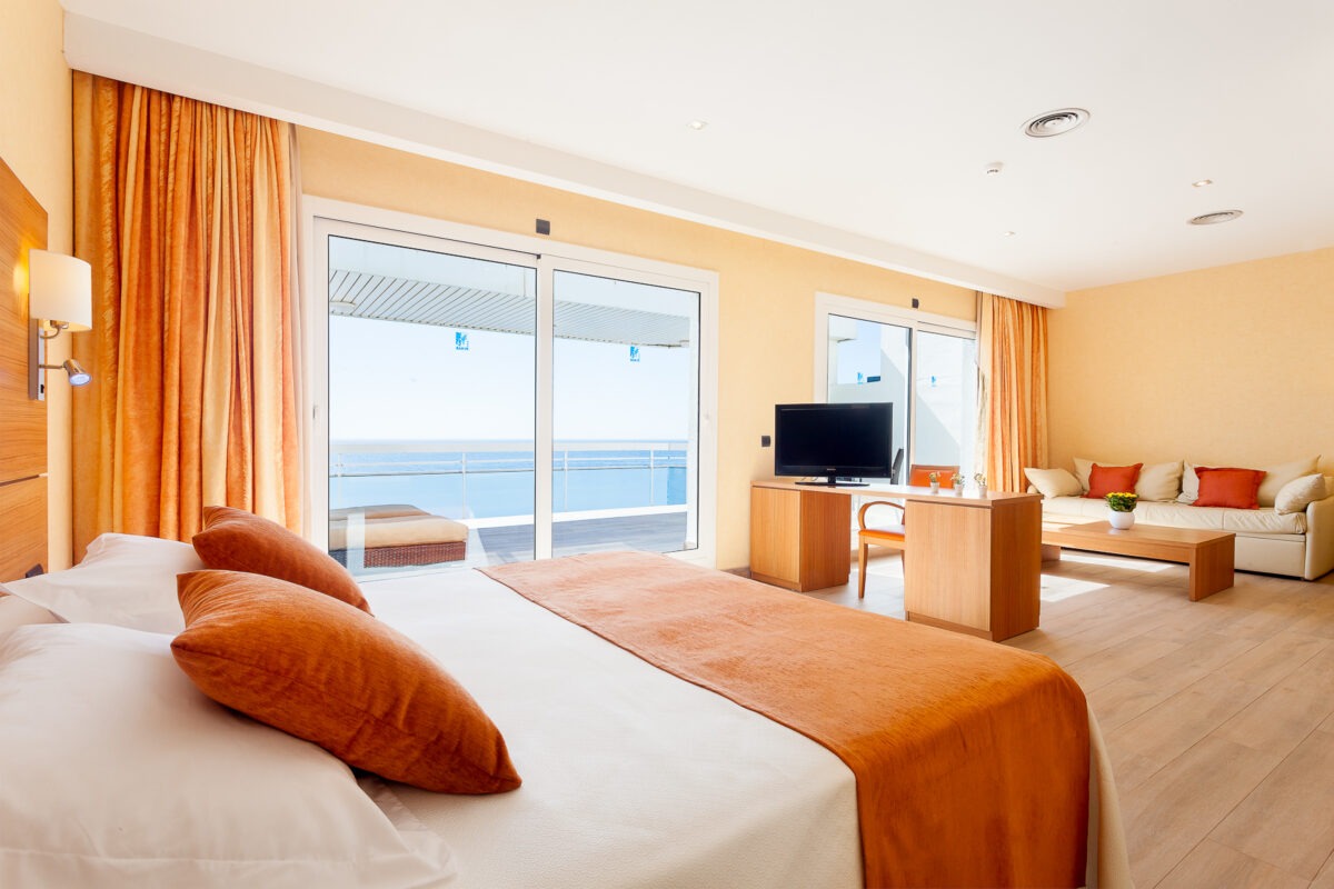 Hotel in Blanes - Beachfront hotel with SPA